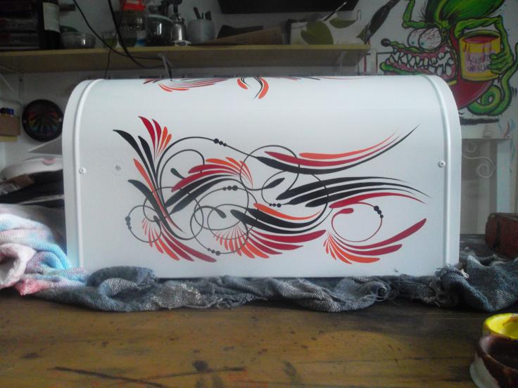 Pinstriping by Fernando: Mailbox For "Johnnie Wash"